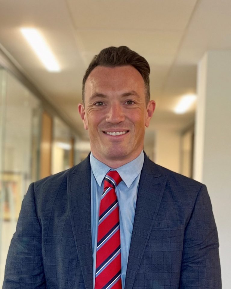 Mr Richard Dickson-Lowe - Consultant General Surgeon