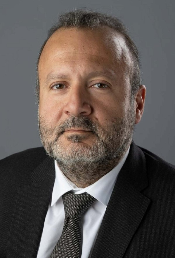 Professor Ali Ghoz | Orthopaedic Surgeon | KIMS Hospital, Kent